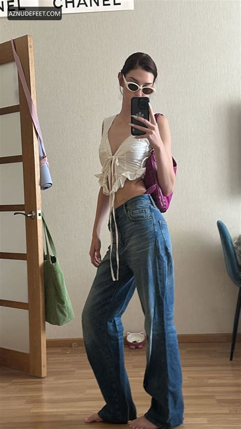 Julia Ratner Feet Aznudefeet