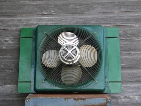 Vintage 20 Inch Industrial Machine Age Window Intakeexhaust Fan