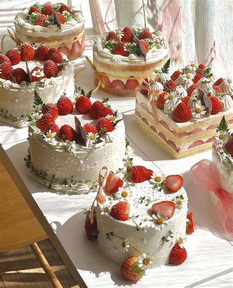 Delicious Strawberry Cake With Fresh Berries Erdbeer Torte Mini