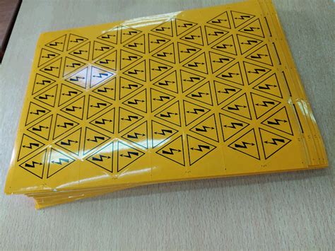 Самоклеющиеся наклейки