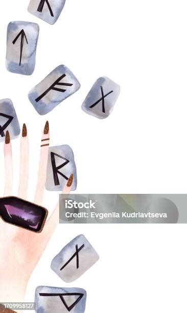 룬 점 반지와 팔찌가 달린 여성스럽고 우아한 손은 미래를 예측하기 위해 돌을 배치합니다 흰색 바탕에 황금 잎사귀가 있는 고립된 수채화 손으로 그린 그림 개체 그룹에 대한