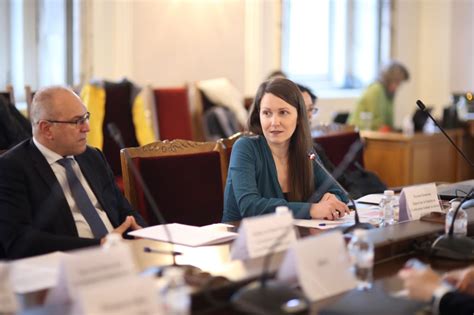 Д р Диляна Николова Нефрологията се превръща в интензивна специалност заливат ни с пациенти от