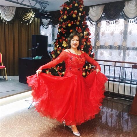 Нийтийн цэнгээнт бүжиг сурцгаая