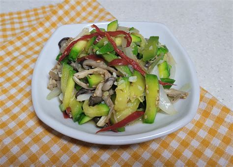 애호박버섯볶음