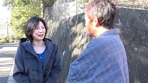 極限までめられた完熟五十路妻 上司の前で大量お漏らし白昼される純情妻 アダルト動画 ソクミル