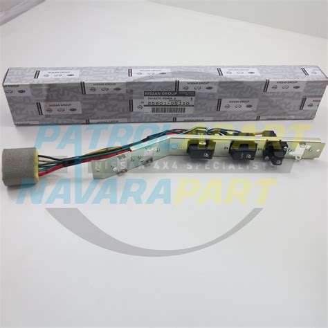 Genuine Nissan Window Switch Suit Gq Y60 Ute Swb