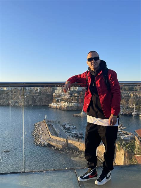 Od Erdene Бодол ухаан санаа минь Тэнгис далайн эрэг дээр Бодсон сансанаа хүртэж явна Азтай