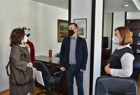 Средба на Министерката Шахпаска и заменик министерот Хусејин со претставници од УНХЦР Влада на