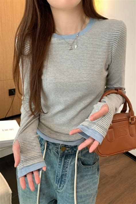 핑크프릴 로제 페이크 두조각 스트라이프 라운드넥 긴팔 워머 티셔츠 핑크프릴 로제 페이크 두조각 스트라이프 라운드넥 긴팔 워머 티셔츠