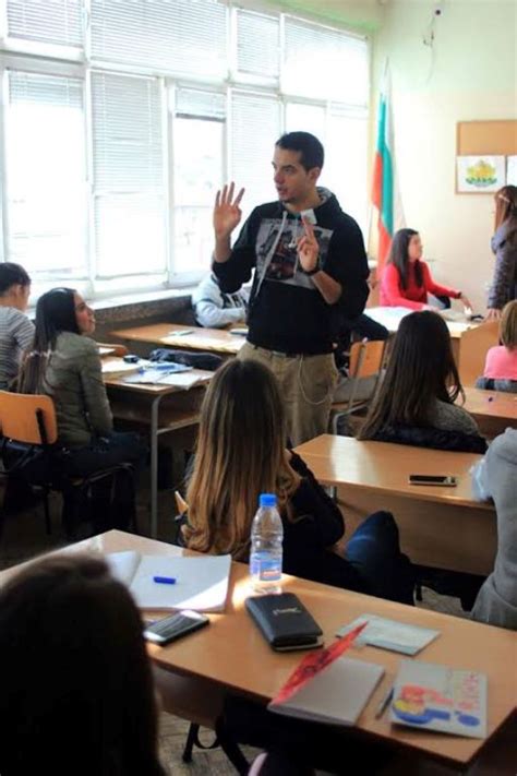 Перник сред седемтте български града които казват НЕ на ранните бракове и отпадане от училище