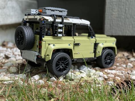 Just finished the Defender, such a fantastic build. : r/legotechnic