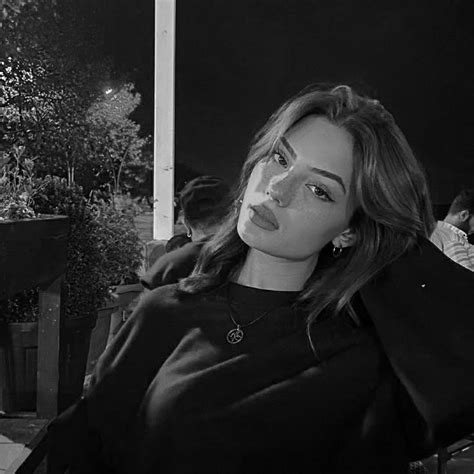 Aleda Flex Feminine Aesthetic Army Girlfriend Style Creative Makeup