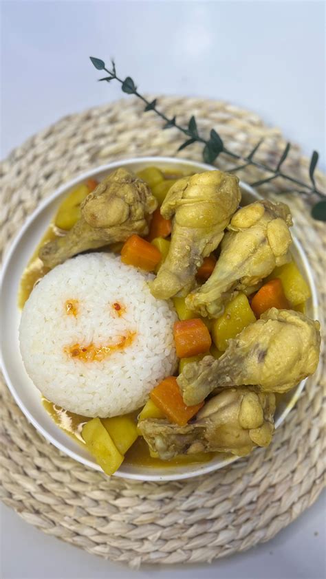 Өтгөн соустай тахианы махтай хуурга Орц Тахианы мах Сонгино Сармис