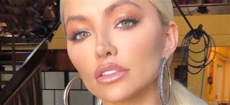 Lindsey Pelas Drinking Soda In Undies Is Perfection