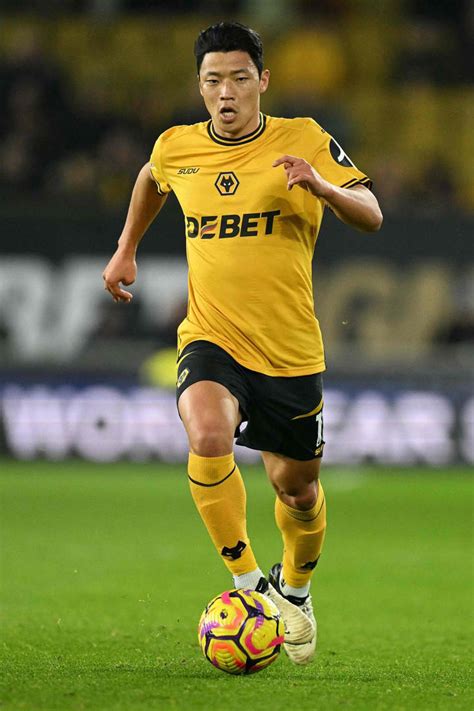 평점 2점 5점난리났다 황희찬 선발 출전→졸전 혹평 강등권 울버햄튼 뉴캐슬에 0 3 완패