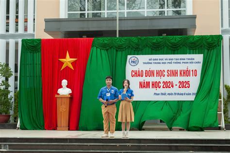 Chào đón học sinh khối 10 năm học 2024-2025
