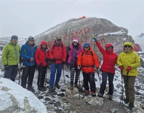 Эверестийн оргилд гарсан уулчид эх орондоо иржээ Serune Mn Ёс зүйтэй мэдээлнэ