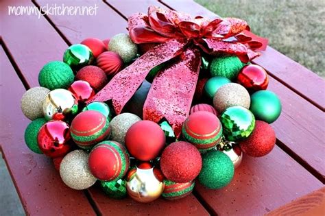 Diy Christmas Ornament Wreath Holiday Decorating — Mommys Kitchen