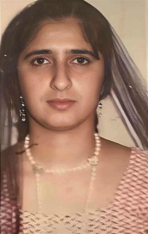 Pin De Elomda En رمش العيون Bocetos De Retrato Retratos Bocetos