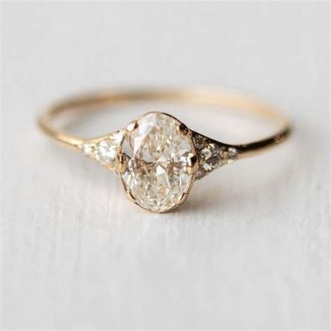 25 Vintage Engagement Rings Youll Swoon Over Oh The Wedding Day