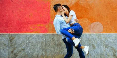 How To Tell If A Guy Is Playing You Or Really Likes You Yourtango