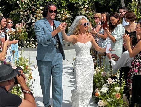 Britt Robertson Marries Paul Floyd In Outdoor L A Ceremony Attended By Former CW Costars