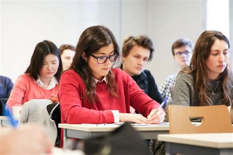 Étudier Au Collège Universitaire Sciences Po Étudiants