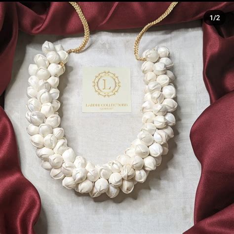 Künstliche Indische Haarblumen Weiß