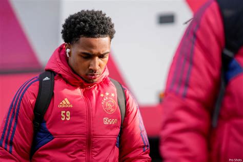 Rondom Ajax Vos Traint Weer Mee Bij Ajax