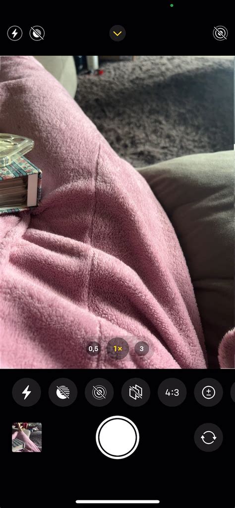 help why does my camera keep doing this r iphone13pro