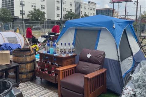 Homeless Camp Tavern Pops Up On Denver Street Cops