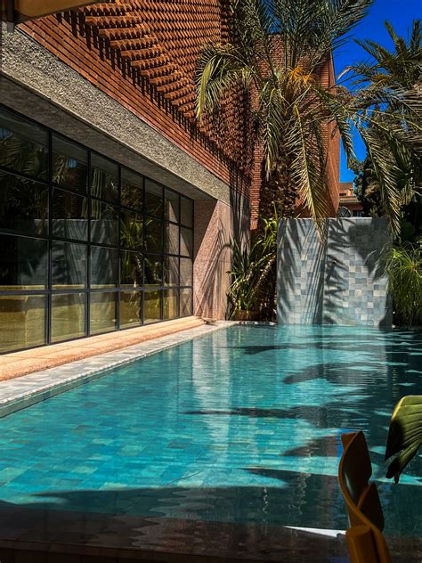 მოზაიკის ფილების ხელოვნება სავაჭრო ცენტრში “იდეალი”