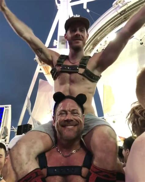 Shoulder Ride On Men