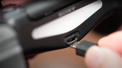 where is r3 on ps5 controller and what it s used for