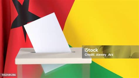 텍스트 또는 로고를위한 공간이있는 빈 투표 용지가 기니 비사우 국기를 배경으로 투표함에 떨어집니다 선거 개념입니다 3d 렌더링 모형 0명에 대한 스톡 사진 및 기타 이미지
