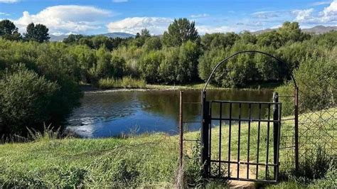 Туул гол орчмын бүсэд зөвшөөрөлгүй хашаа татсан болон газрын зөрчилтэй иргэдэд хариуцлага тооцжээ