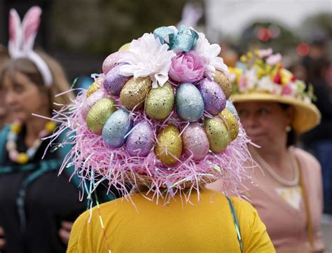 Photos Easter Celebrated With Bonnets And Parades In French Quarter