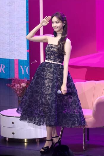 Im Yoon Ah Feet Aznudefeet