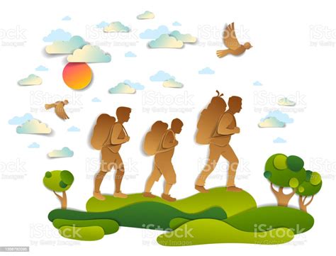 여름 하늘에 나무와 새가있는 초원과 들판을 통해 행복한 활동적인 가족 하이킹 아버지 어머니와 아들 등산객은 자연의 여름 휴일