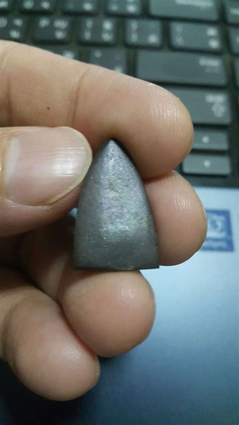 หลวงพ่อทวดหลังเตารีดเล็ก เนื้อทองแดงรมดำ ตอกโค๊ด นะ ตรงสังฆาฏิ อ โคกโพธิ์ จ ปัตตานี