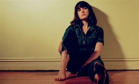 Listen Exhibitionist Vicious Love