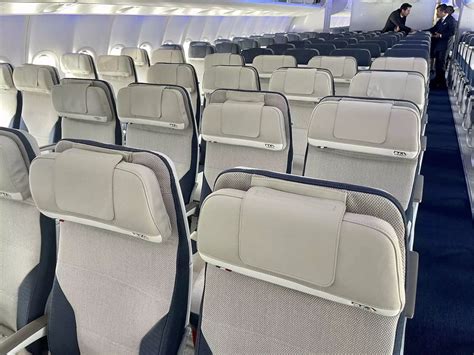 Come Si Vola In Economy Sulla330neo Di Ita Airways The Flight Club