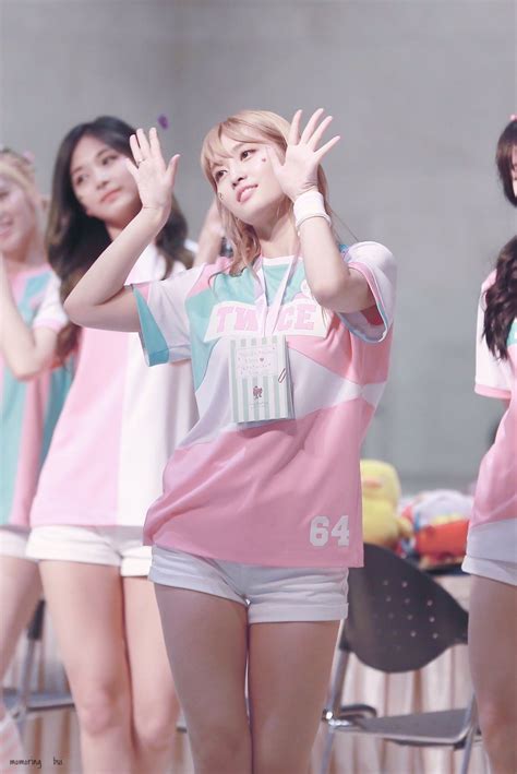 Pin By Maire On Twice Attractive Girls Kpop Girls Hirai Momo