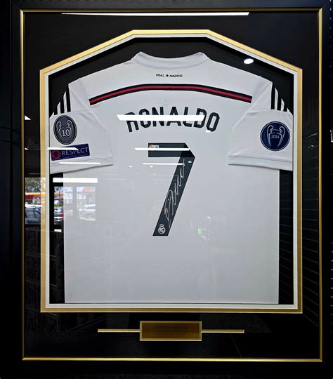 Cristiano Ronaldo Signed Jersey Beckett Certified Leo Games