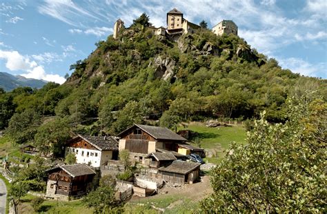 Von Tschars Zum Schloss Juval • Wanderung