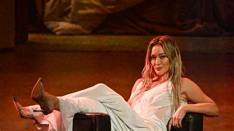 Hilary Duffs Sports Illustrated Swimsuit Cover Revealed