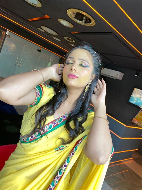 Priyanshi Singh Makeup Artist And Hairstylist Near Dwarka Delhi