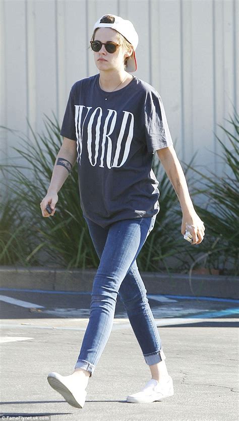 Kristen Stewart Jeans And Shirt