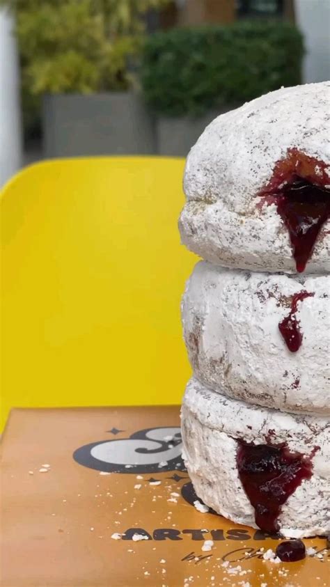 Classic Powdered Jelly Donut Maxdoutdonuts Donut Makers Filled