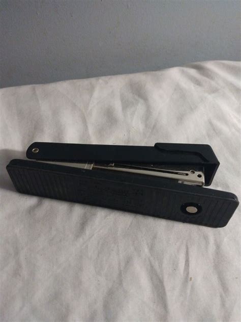 Stanley Bostitch ~ All Metal Desktop Stapler ~ B515 Black